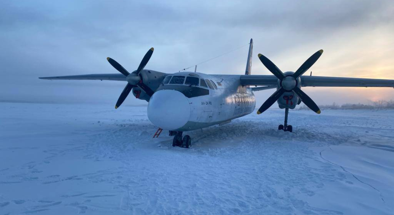 Antonov An-24 geland op bevroren rivier in Rusland | Luchtvaartnieuws