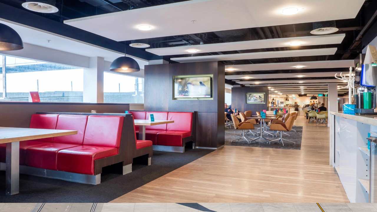 Stansted opent lounge voor iedereen behalve passagiers EasyJet en ...