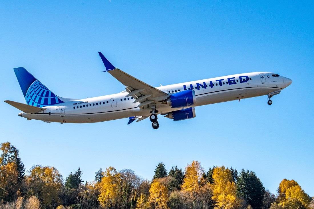 Boeing 737 MAX 10 maakt testvlucht in United Airlines-kleurenschema ...