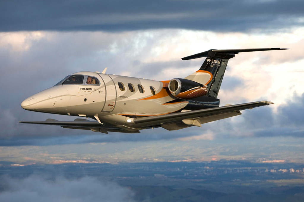 Embraer levert eerste Phenom 100EV | Luchtvaartnieuws