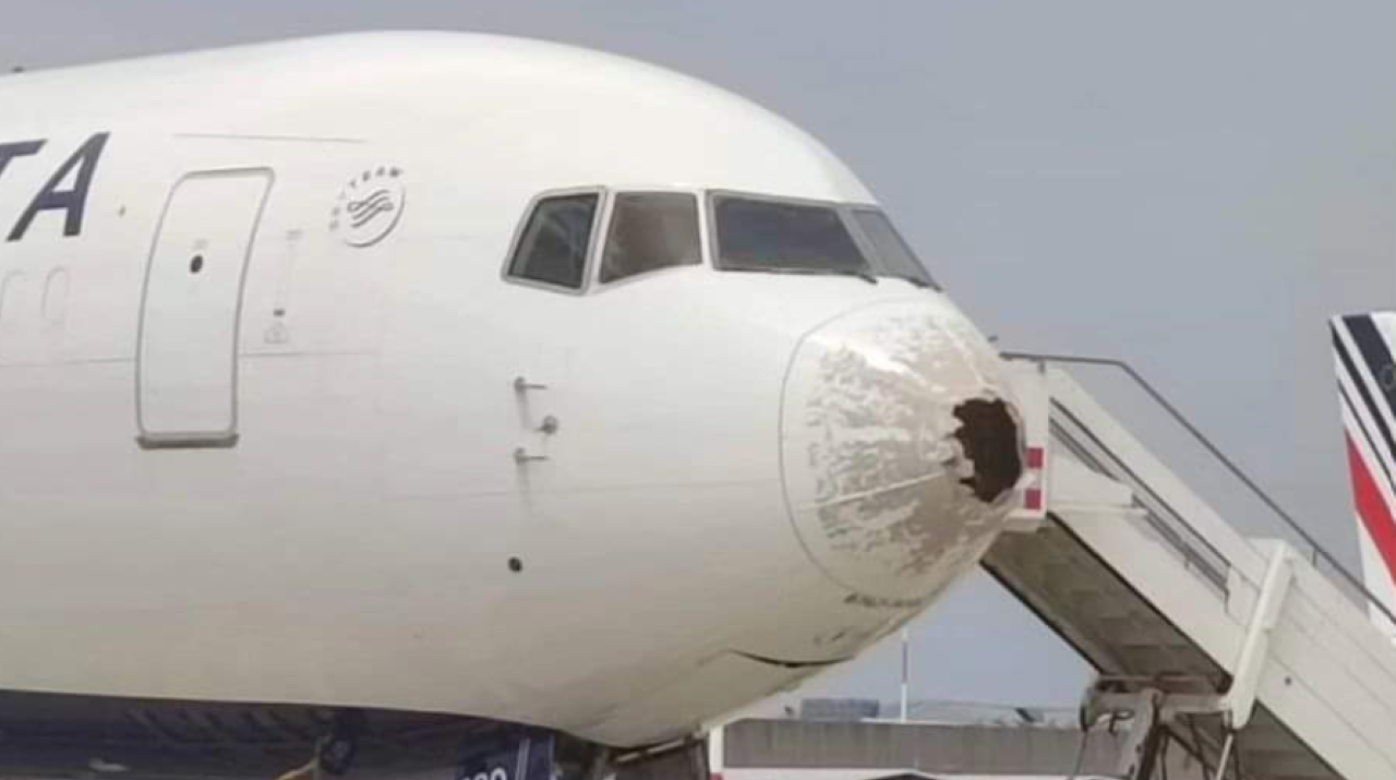 Delta Boeing 767 flink beschadigd na hagelstorm bij Milaan ...