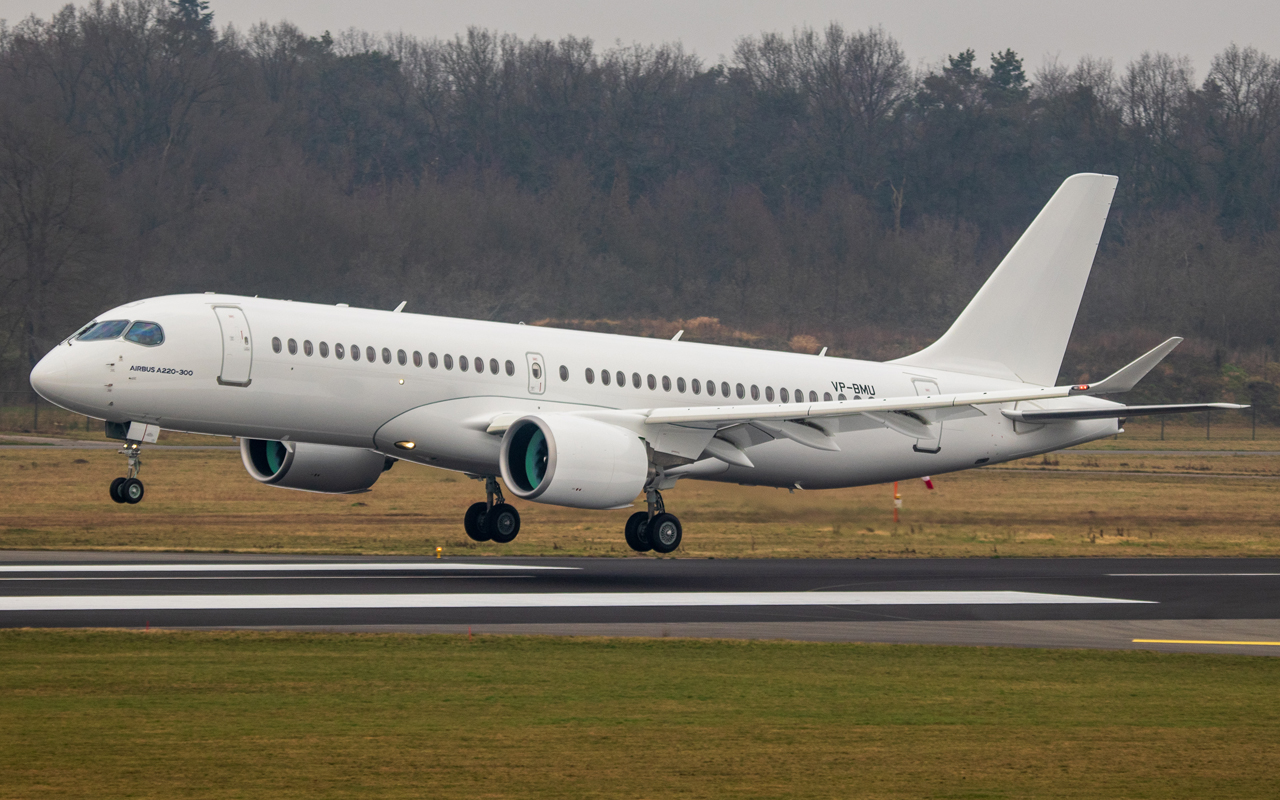 Gloednieuwe Airbus A220's opgeslagen op Nederlandse luchthavens ...