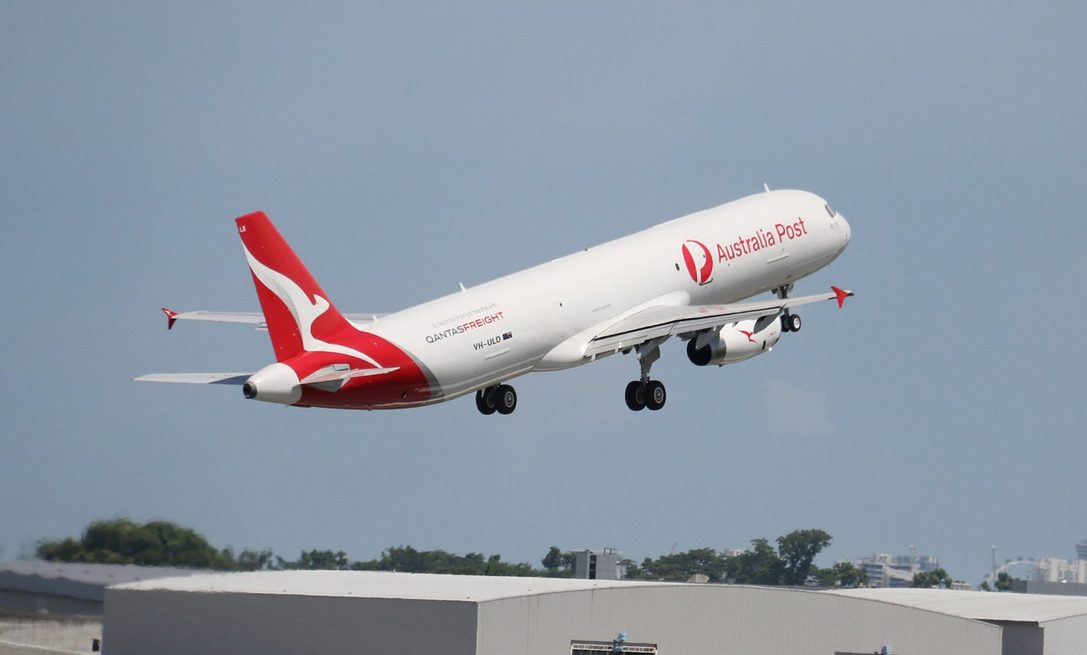 Pakketvervoerder TNT Australia sluit grote vrachtdeal met Qantas ...