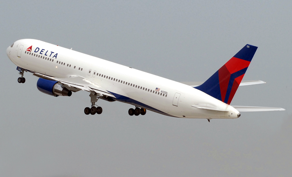Noodglijbaan valt uit vliegende Boeing 767 van Delta Air Lines ...