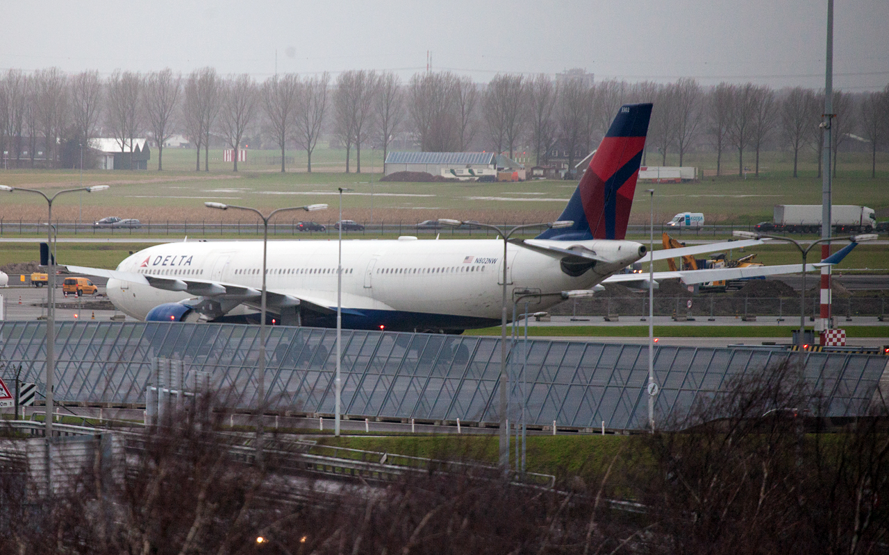 Bij incident betrokken toestel Delta Air Lines nog steeds op Schiphol ...
