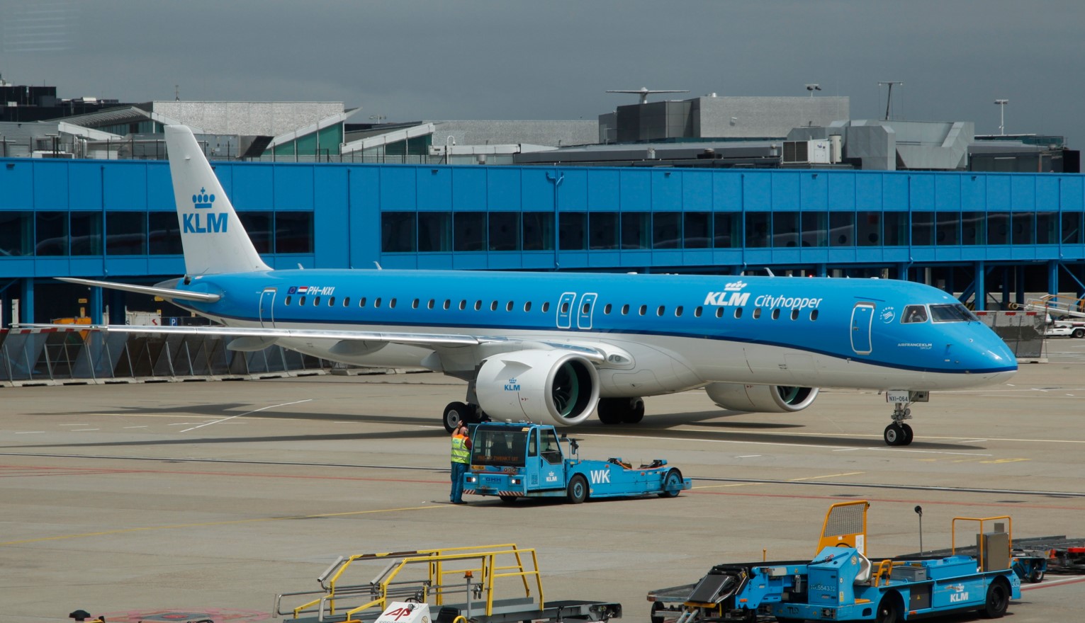 Emirates geeft Schiphol de primeur met eerste 777 in nieuw ...