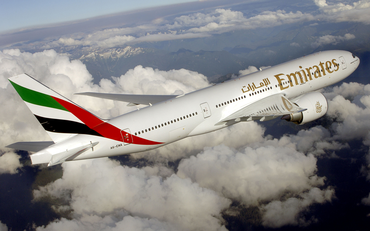 Emirates voorziet Boeing 777-200LR van nieuwe Business Class ...