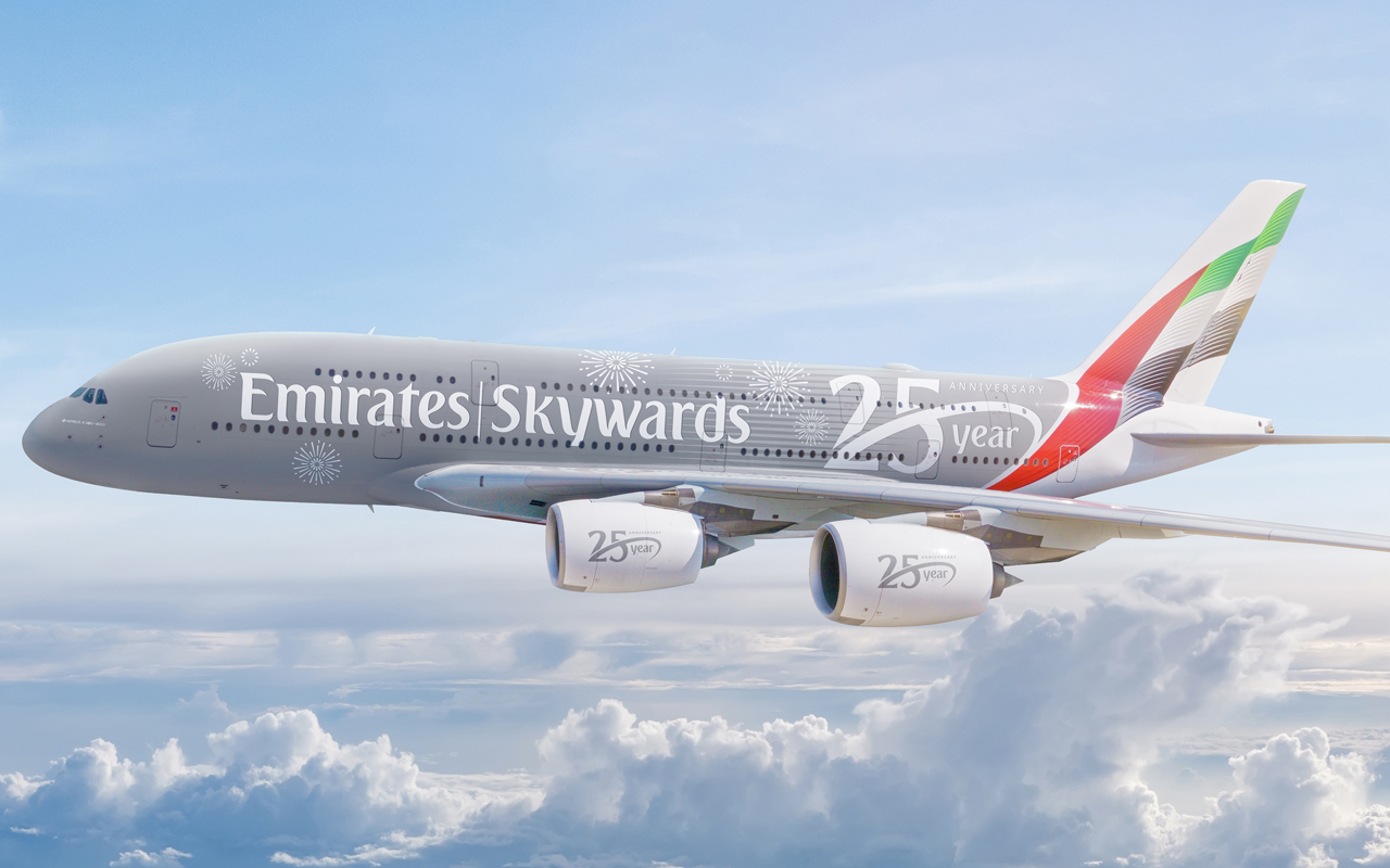 Emirates viert jubileum met opvallende uitdossing Airbus A380 ...