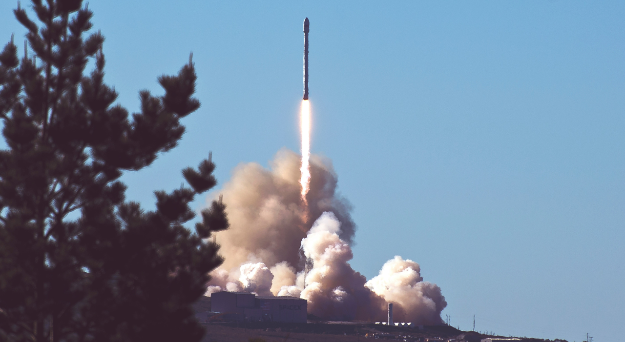 FAA houdt SpaceX-raket aan de grond na mislukte lancering ...