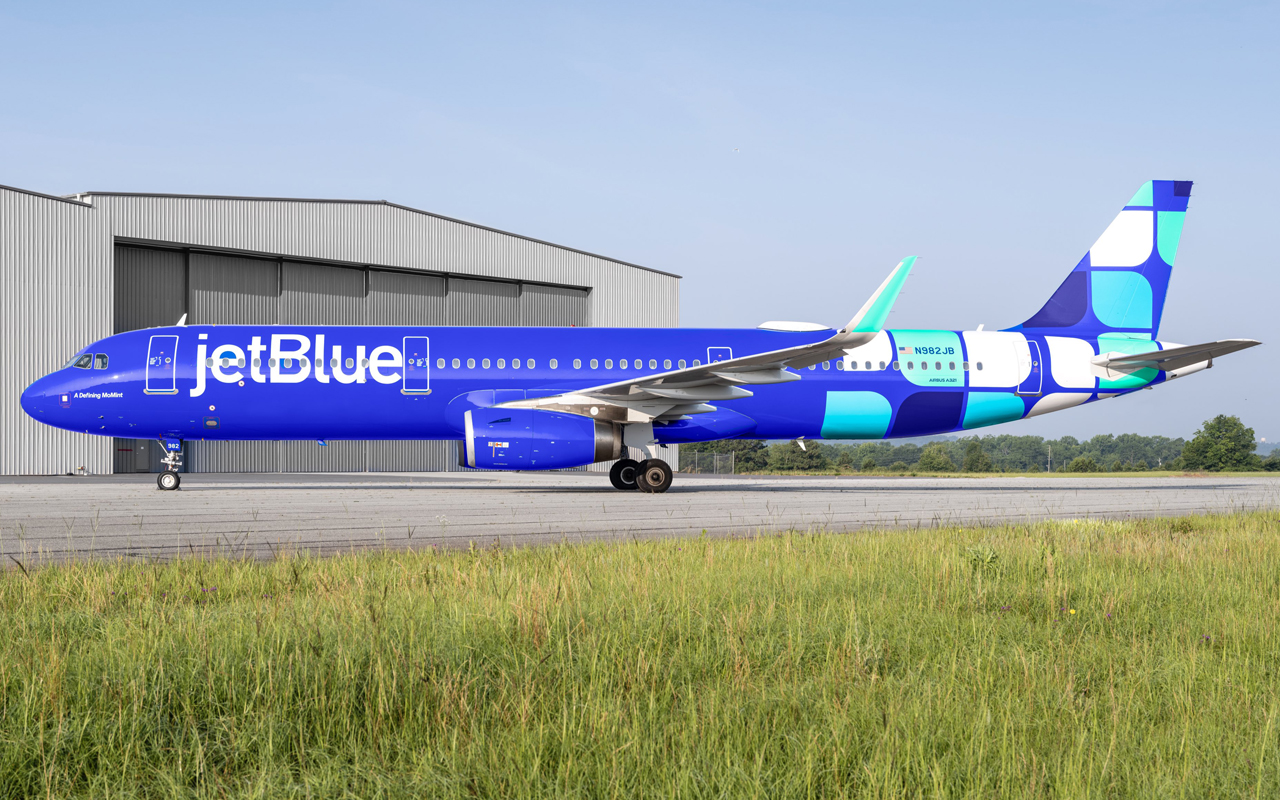 Prijsvechter JetBlue onthult knalblauwe nieuwe huisstijl | Luchtvaartnieuws