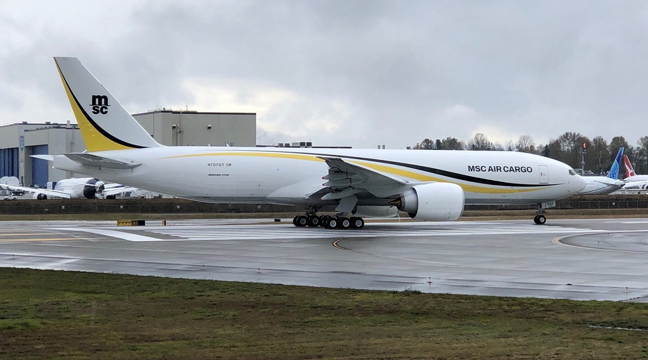 Eerste Boeing 777-200F voor MSC Air Cargo rolt uit de fabriek ...