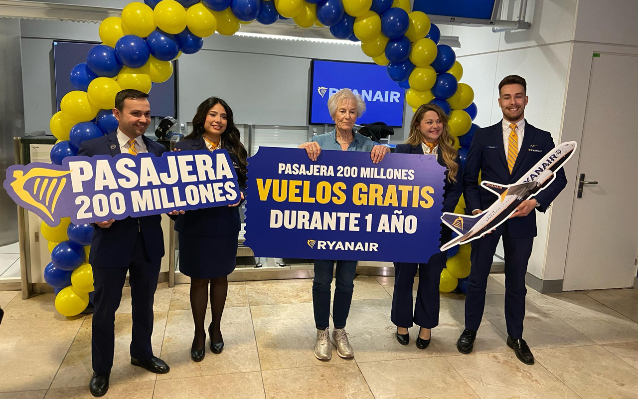 Ryanair bereikt mijlpaal van 200 miljoen passagiers in één jaar ...
