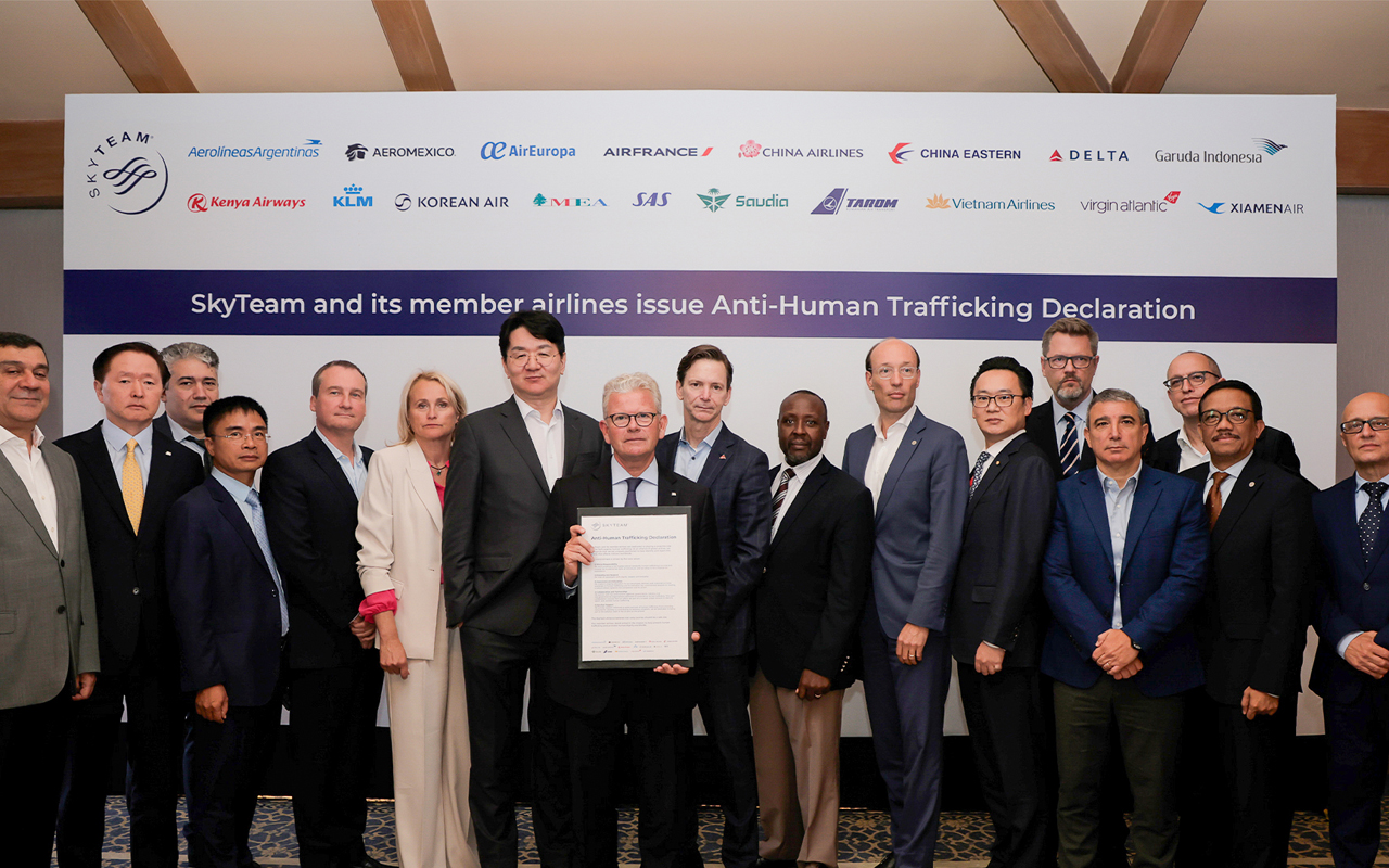 KLM en partners slaan handen ineen om mensensmokkel tegen te gaan ...