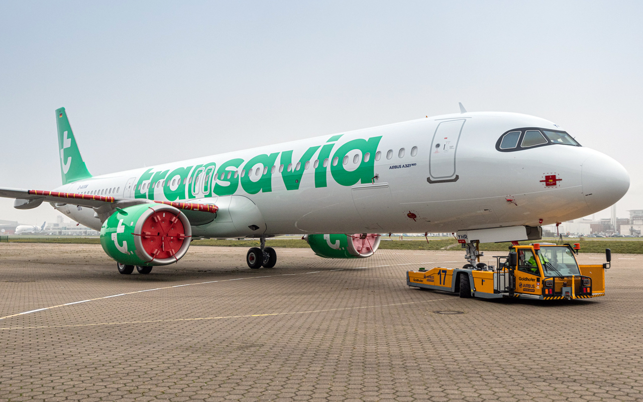 Transavia showt eerste Airbus A321neo in vernieuwde huisstijl ...