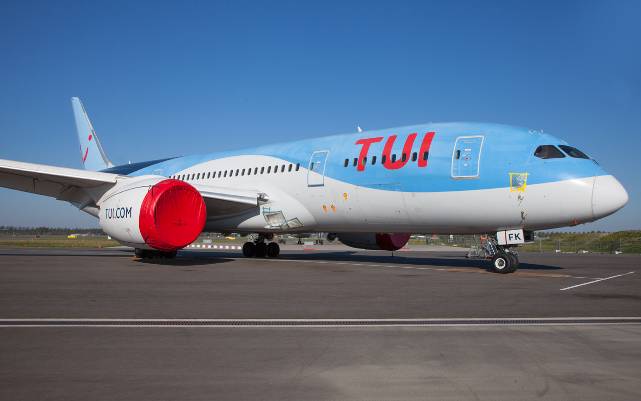 TUI fly start vrachtluchtbrug tussen Schiphol en Groot-Brittannië ...