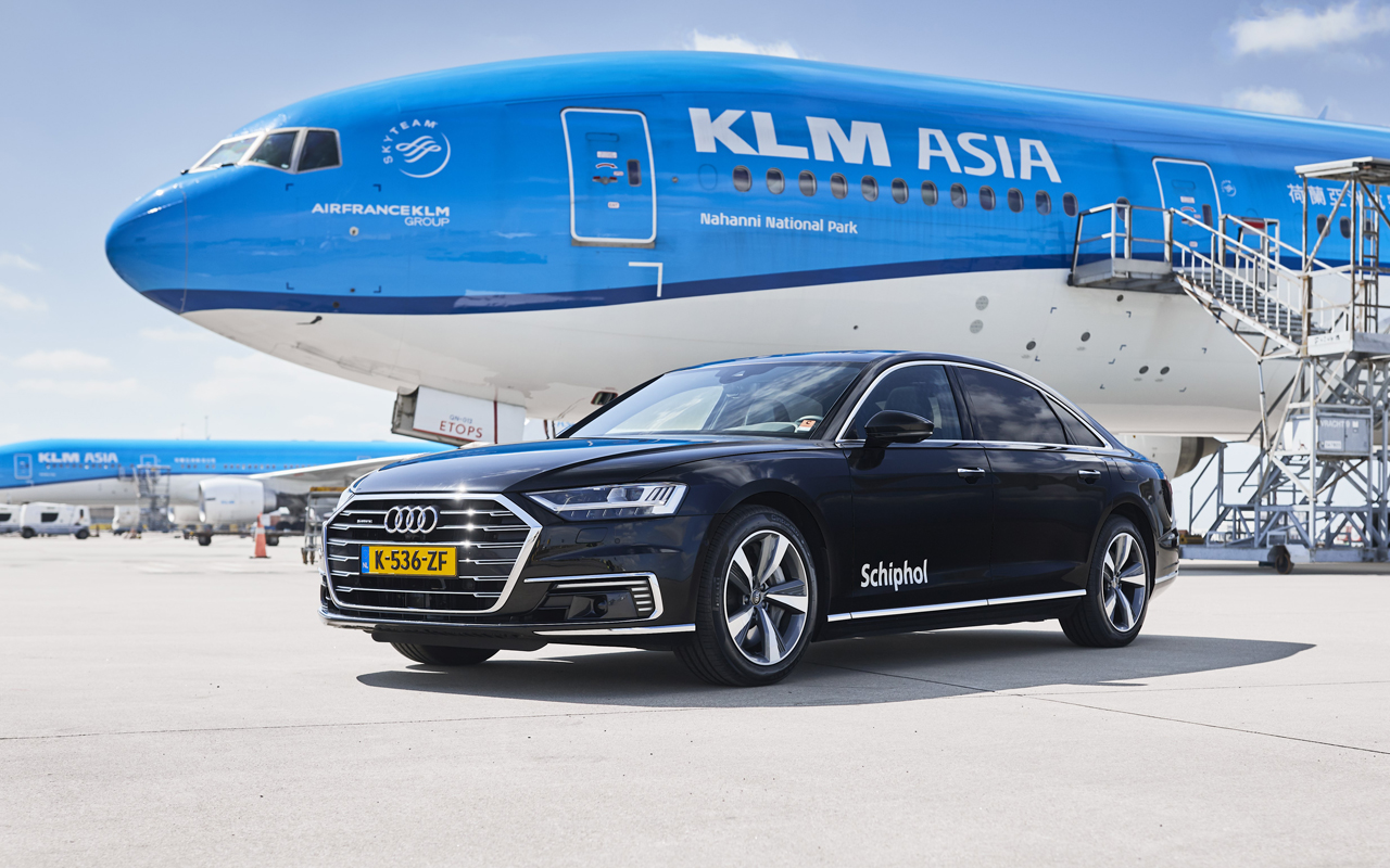 Schiphol brengt VIP-gasten per hybride Audi naar het vliegtuig ...