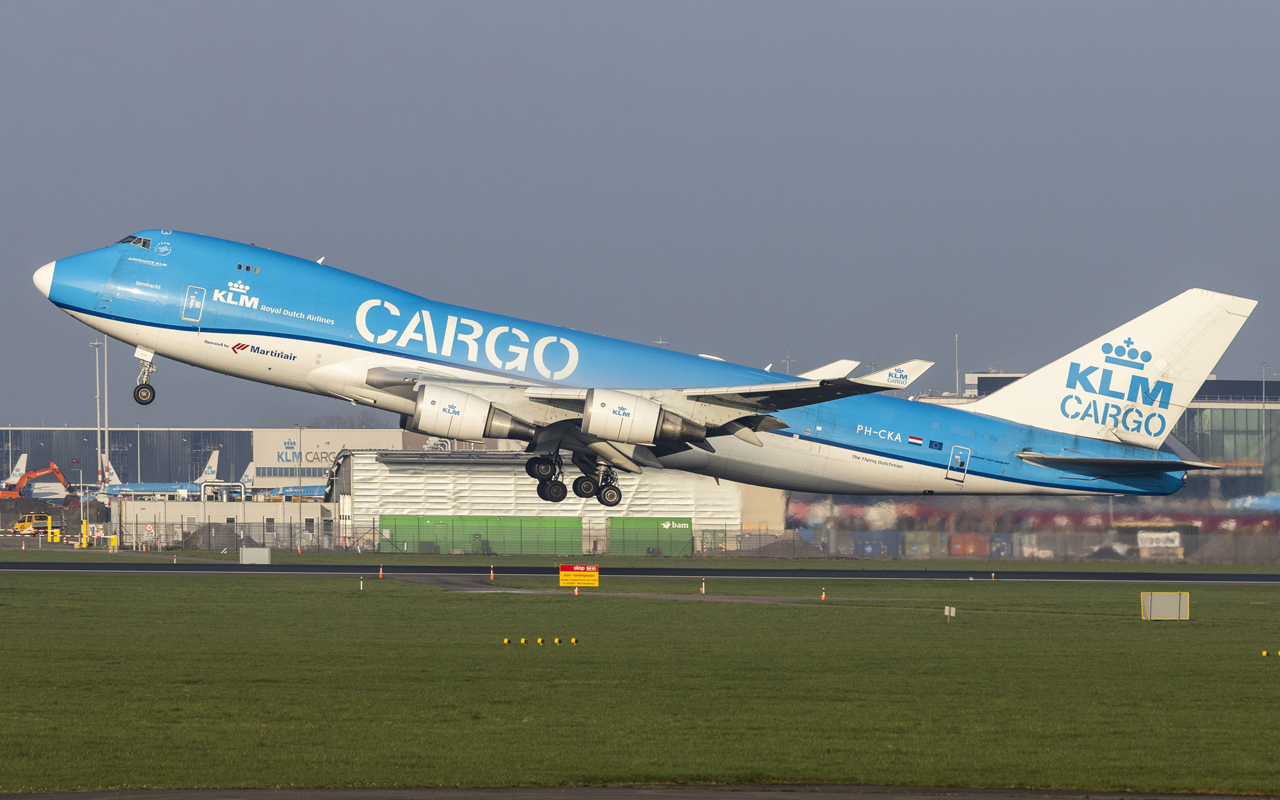 Martinair/KLM Cargo met 747 naar Hongkong, richt blik naar het Oosten ...