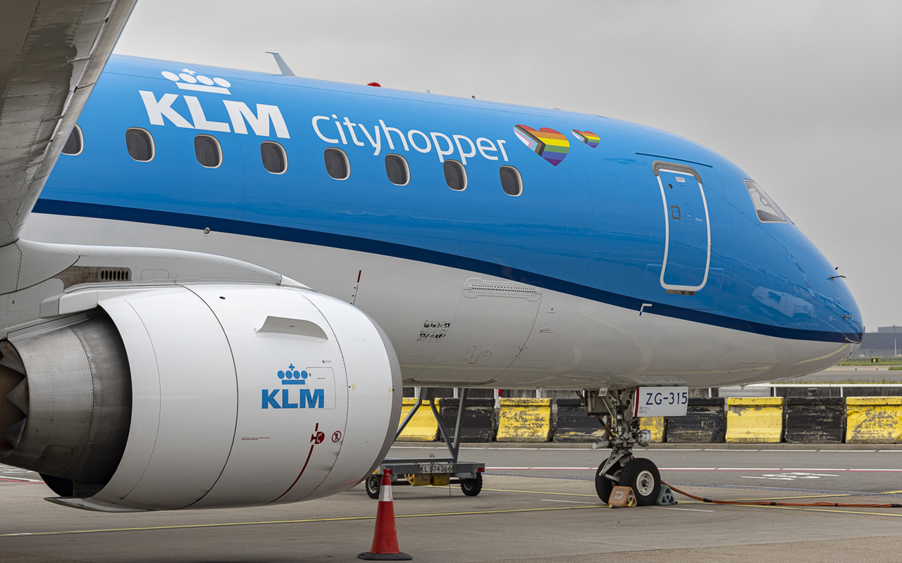 KLM gaat op genderneutrale tour: nu ook 'x' op vliegtickets ...