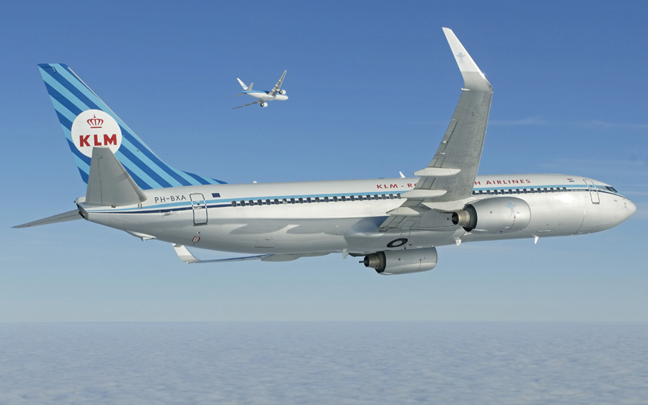 KLM's retro Boeing 737-800 terug in het blauw | Luchtvaartnieuws