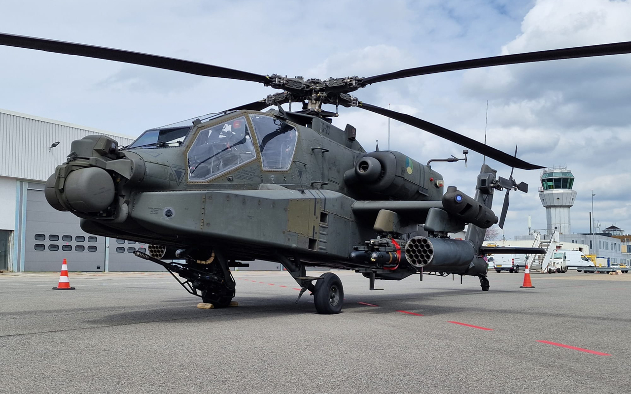 Apache maakt voorzorgslanding op Maastricht Aachen Airport ...
