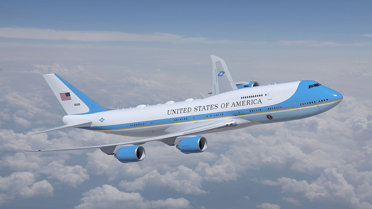 Pech voor Trump: vliegen in nieuwe Air Force One-747's zit er ...