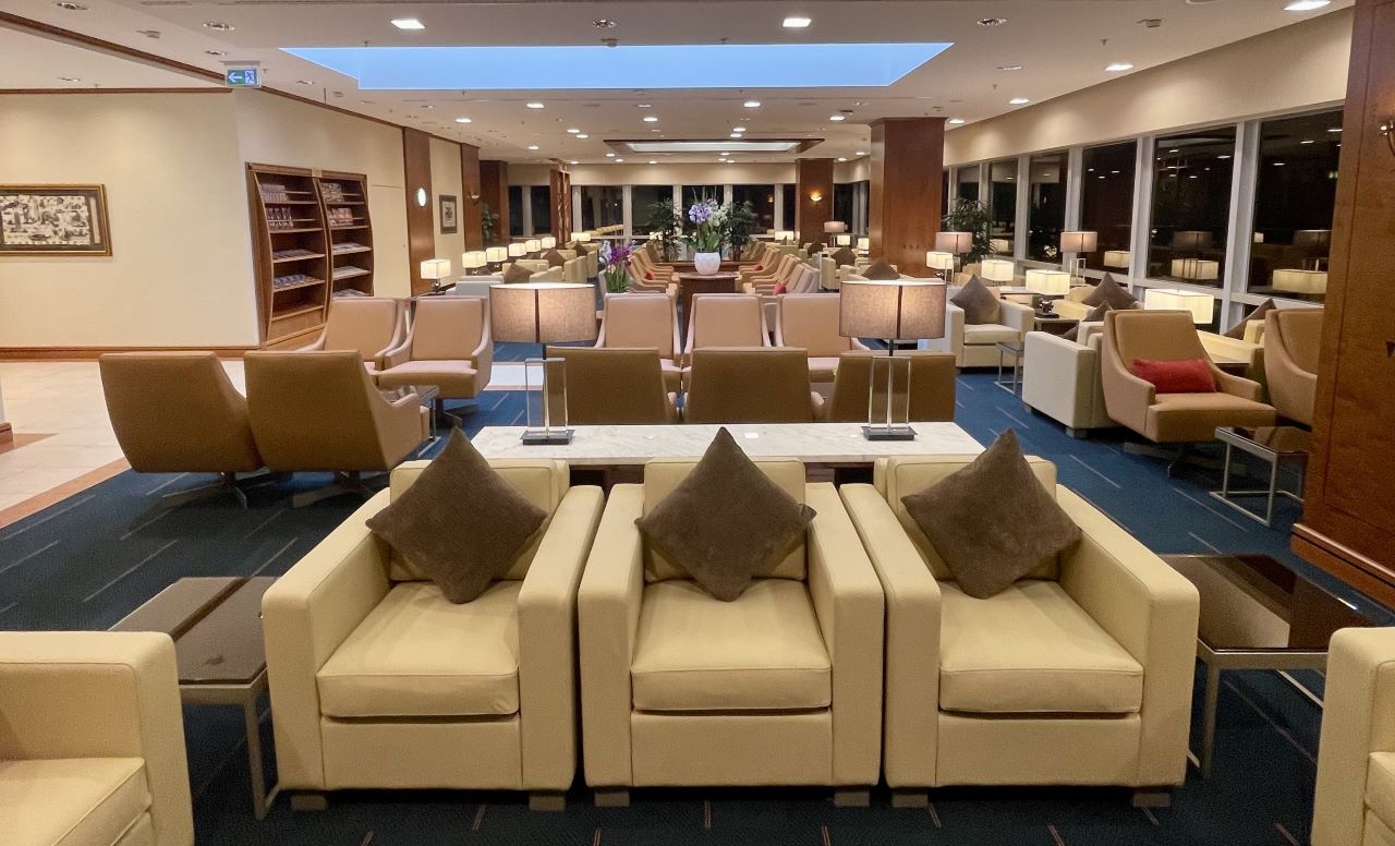 Emirates-lounge op Düsseldorf Airport na grote verbouwing weer open ...