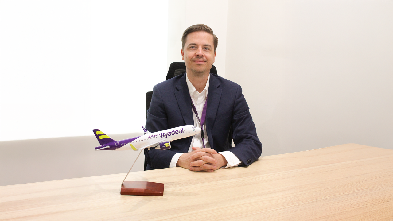 Nederlander Rogier van Enk moet snelle groei van Flyadeal commercieel ...