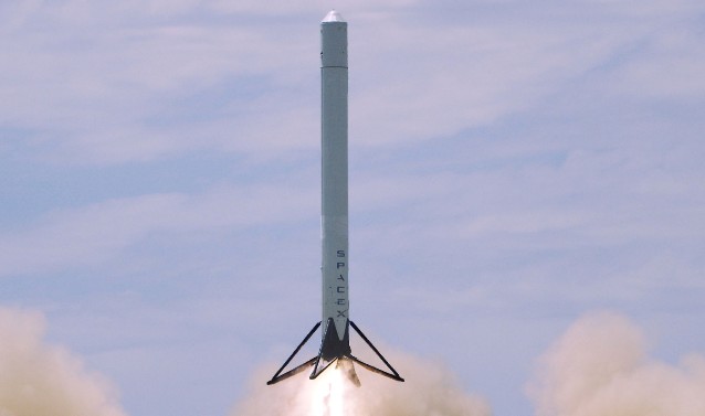 Raket SpaceX landt weer op aarde | Luchtvaartnieuws