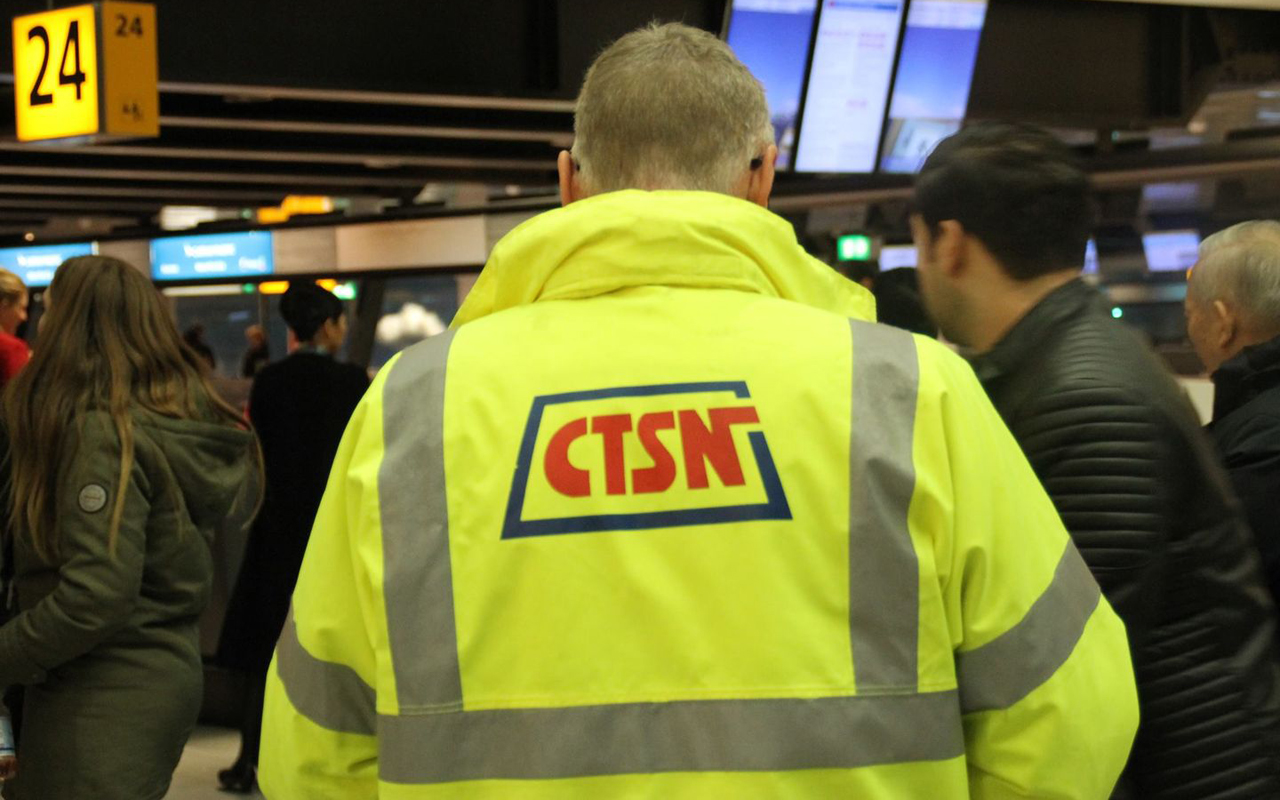 CNV sleept beveiligingsbedrijf op Schiphol voor de rechter ...