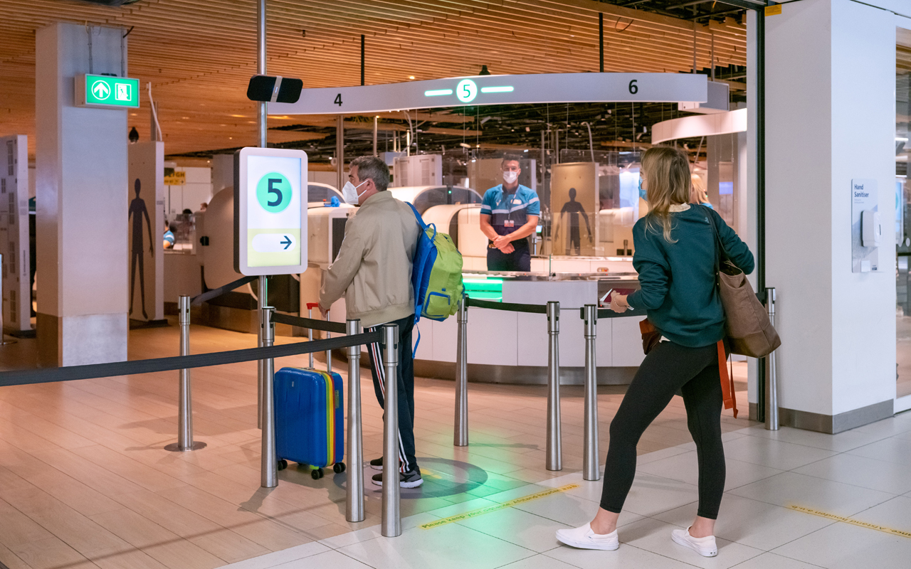 Toeslagen personeel kosten Schiphol tot 50 miljoen euro | Luchtvaartnieuws