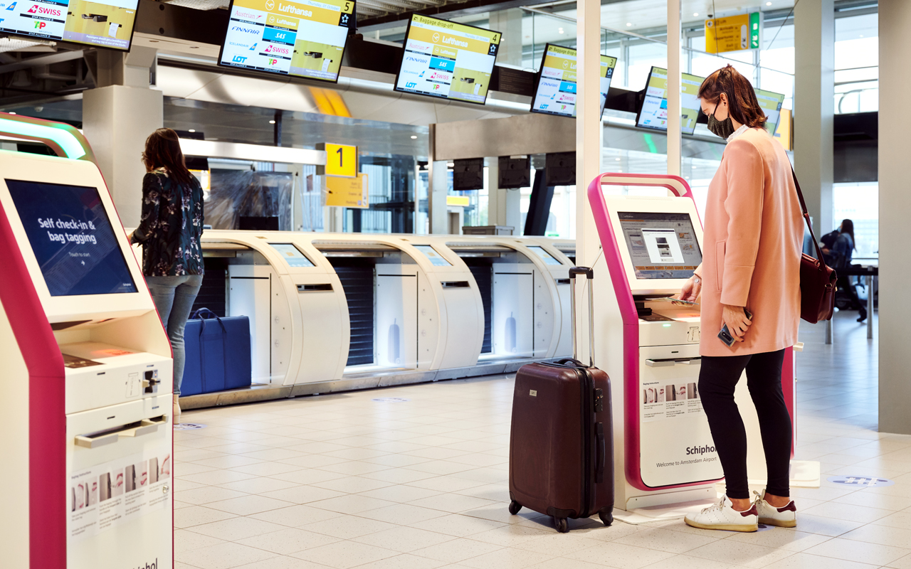 Schiphol: meer plekken om contactloos in te checken | Luchtvaartnieuws