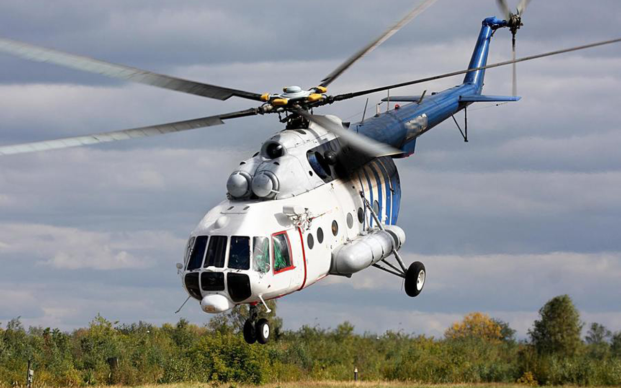Mi-8-helikopter stort neer in kratermeer in Oost-Russisch Kamtsjatka ...