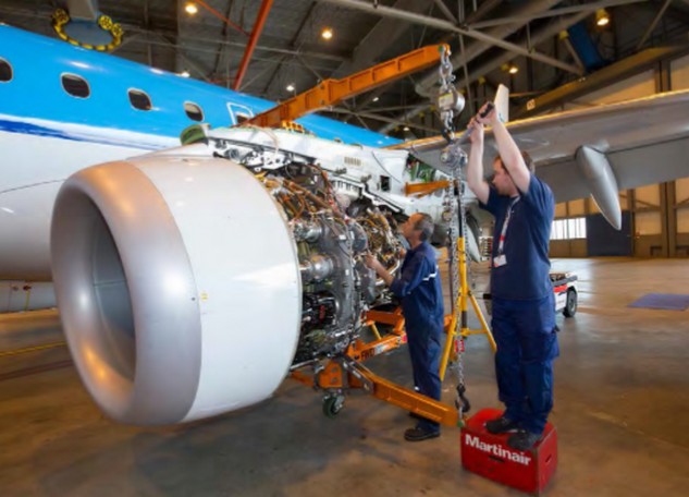 'Medewerkers Martinair Regional Jet Center gaan meer verdienen ...